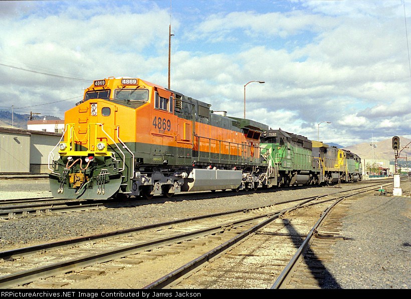 BNSF 4869